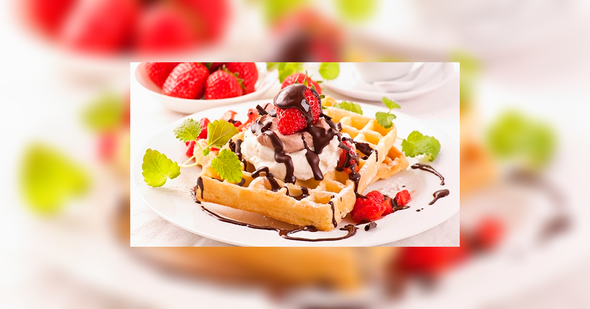 Prepara unos deliciosos waffles con fruta para un desayuno nutritivo