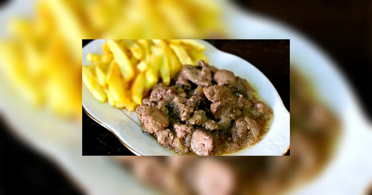 Prepara un exquisito hígado frito con yuca al estilo carretillero