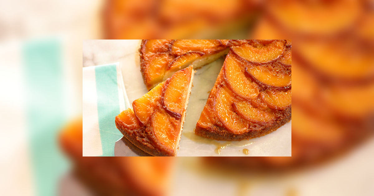 Disfruta del lonche con un delicioso keke de durazno húmedo