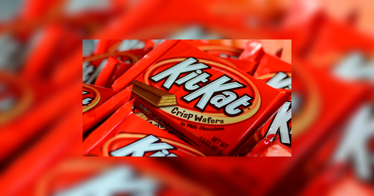 Línea de maquillaje lanzó sombras inspiradas en barras de KitKat [FOTOS]