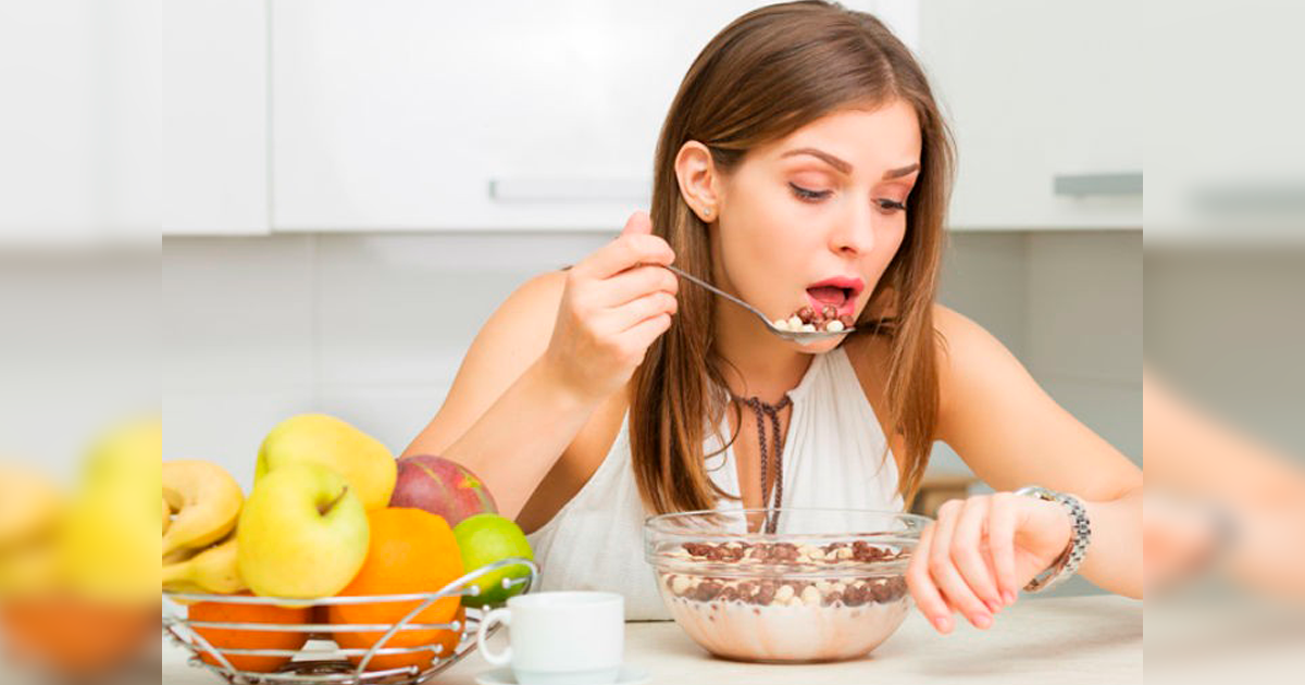 ¿Comes rápido? 6 beneficios por el que debes masticar bien la comida