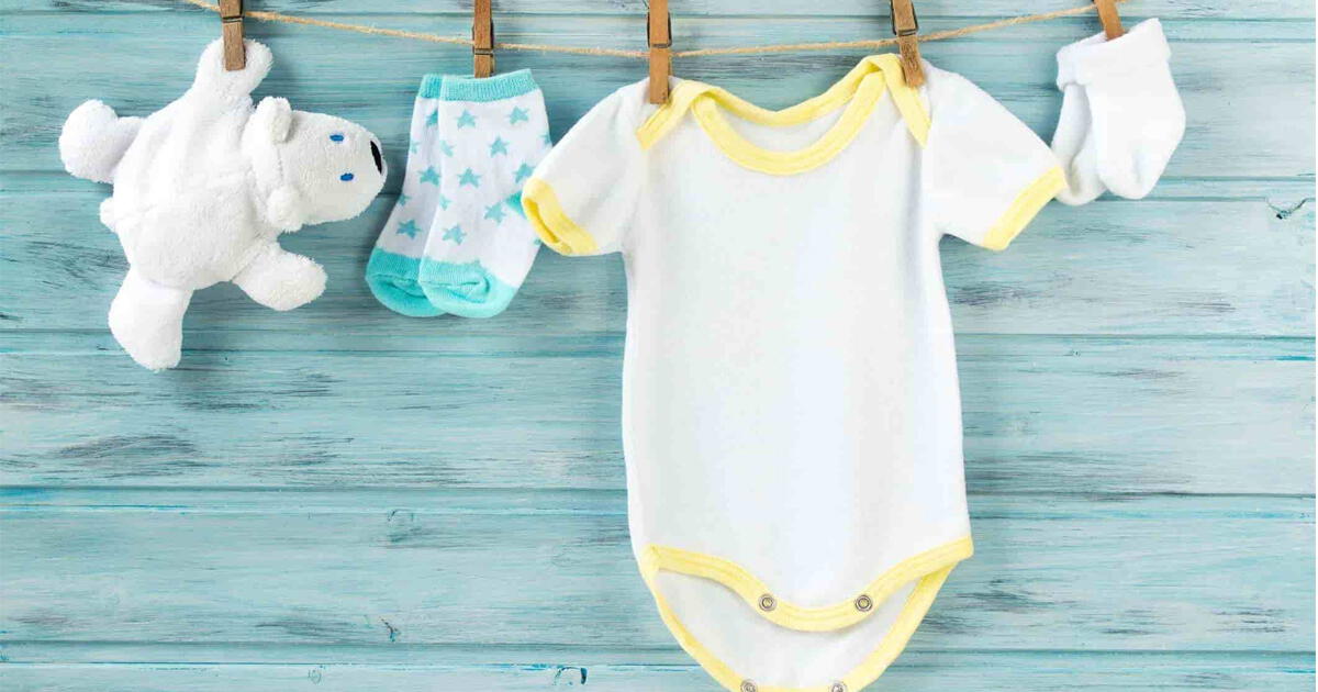 ¿Debo lavar la ropa de los bebés por separado de la de los adultos?
