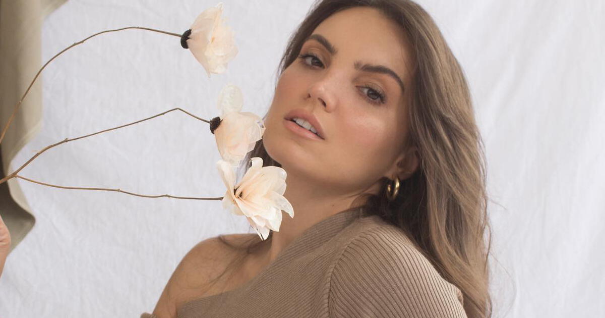 Carol Reali lleva el look monocromático en imponente bikini de temporada