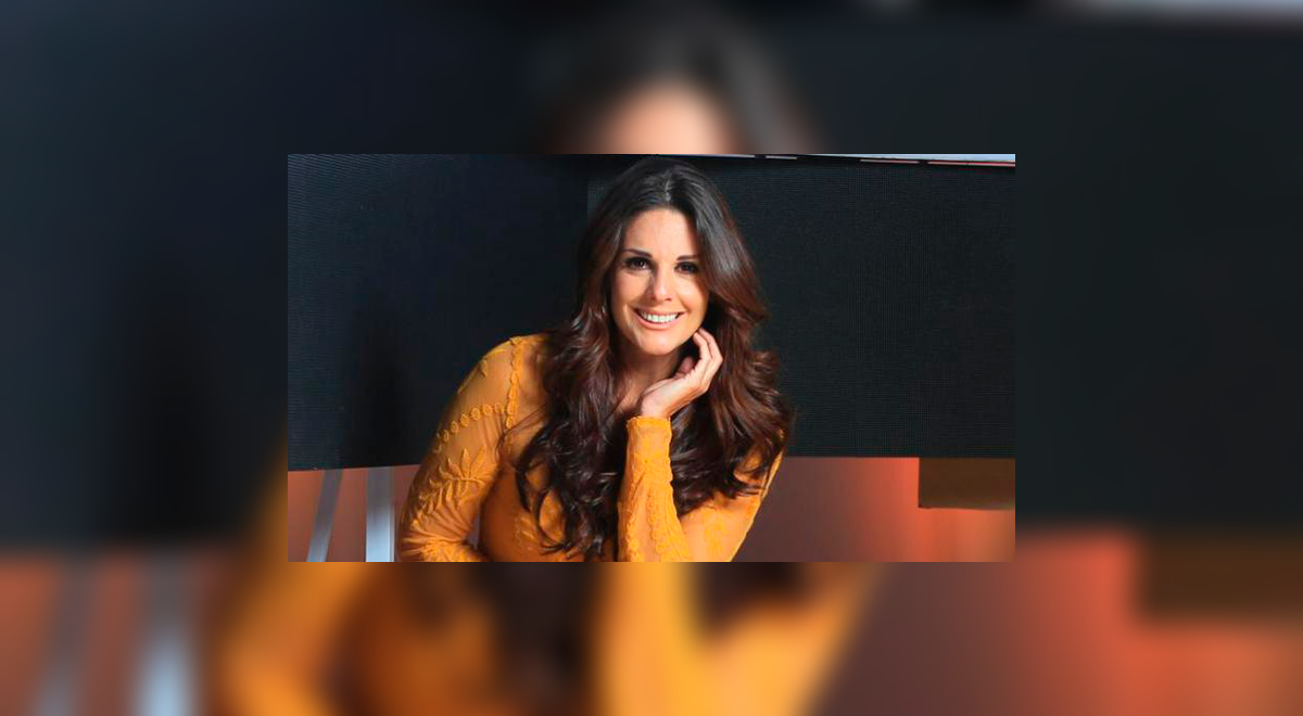 Rebeca Escribens presume esbelta figura en bikini a sus 40 años [FOTO]