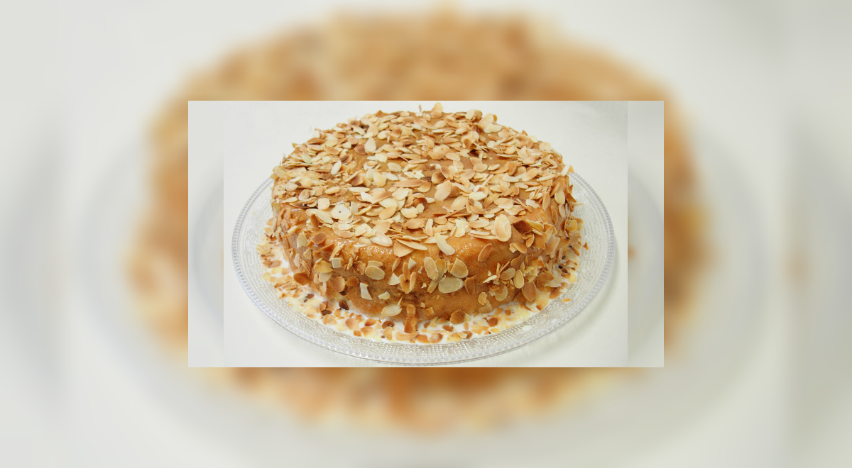¿Cómo se prepara la delicia de manjar blanco y pecanas?