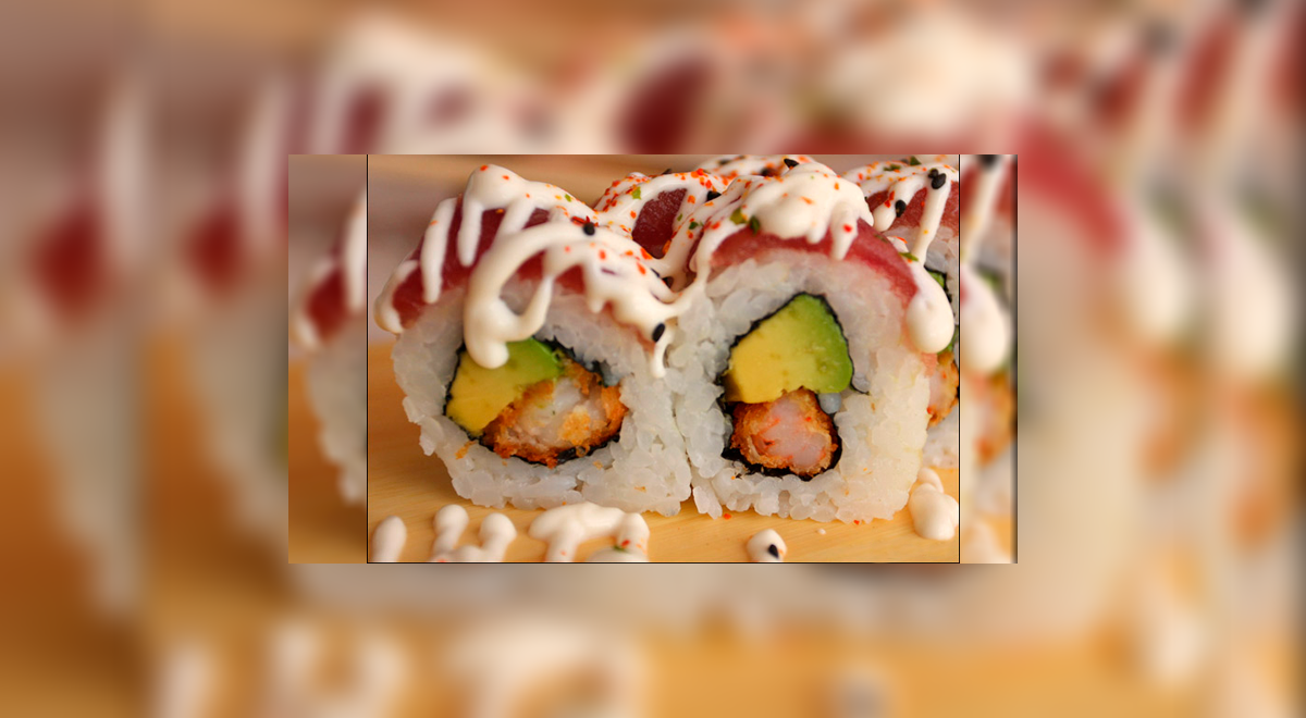 Saborea y comparte con tu familia unos ricos makis acevichados