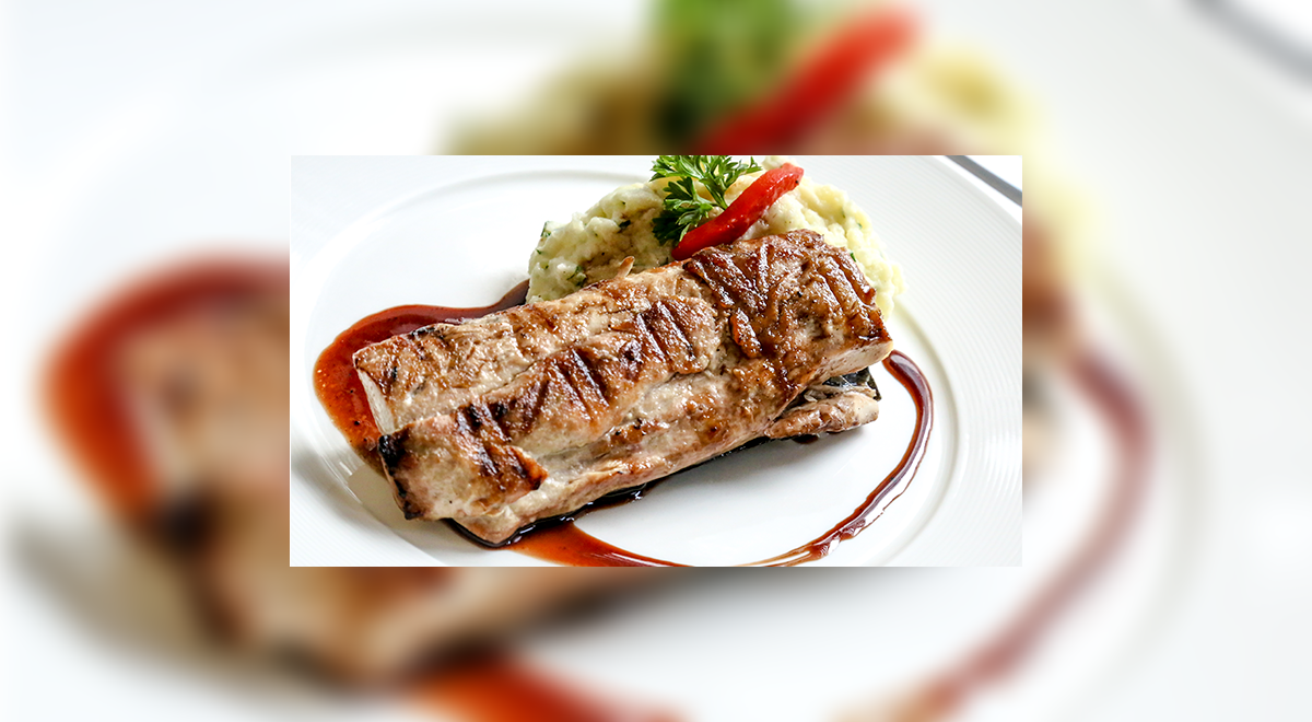 Prepara un filete de bonito y salsa balsámica con puré rústico