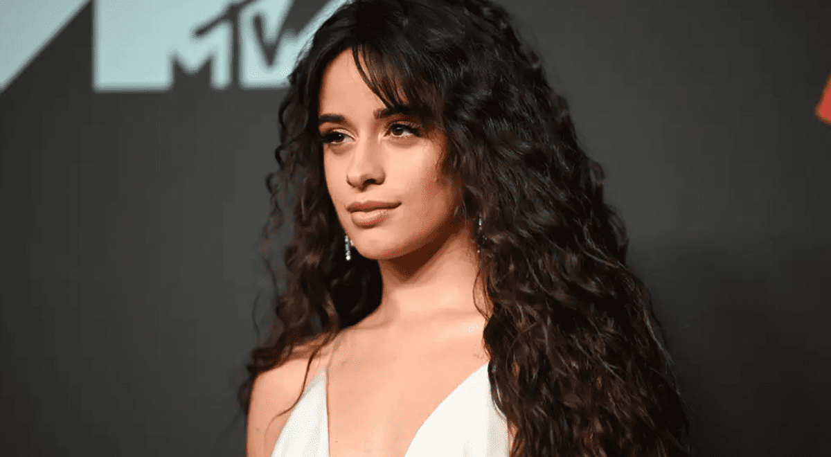 Premios Grammy 2020: Camila Cabello enseña a lucir dos estilos una ...