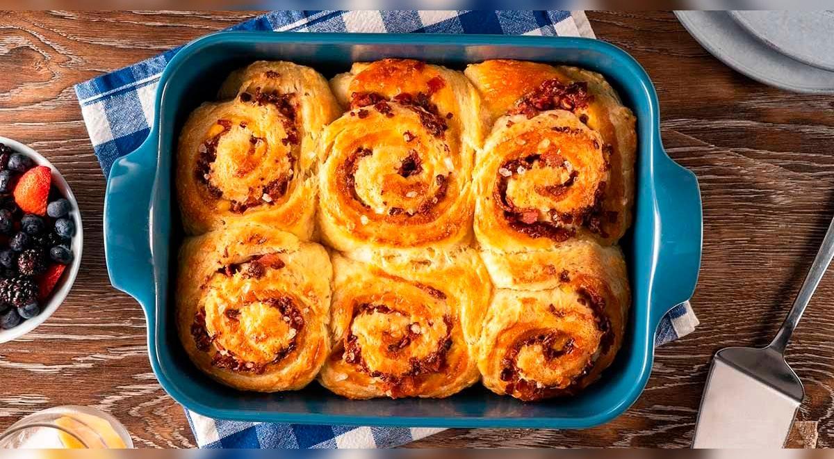 Exquisitos rolls de tocino y queso para un desayuno especial