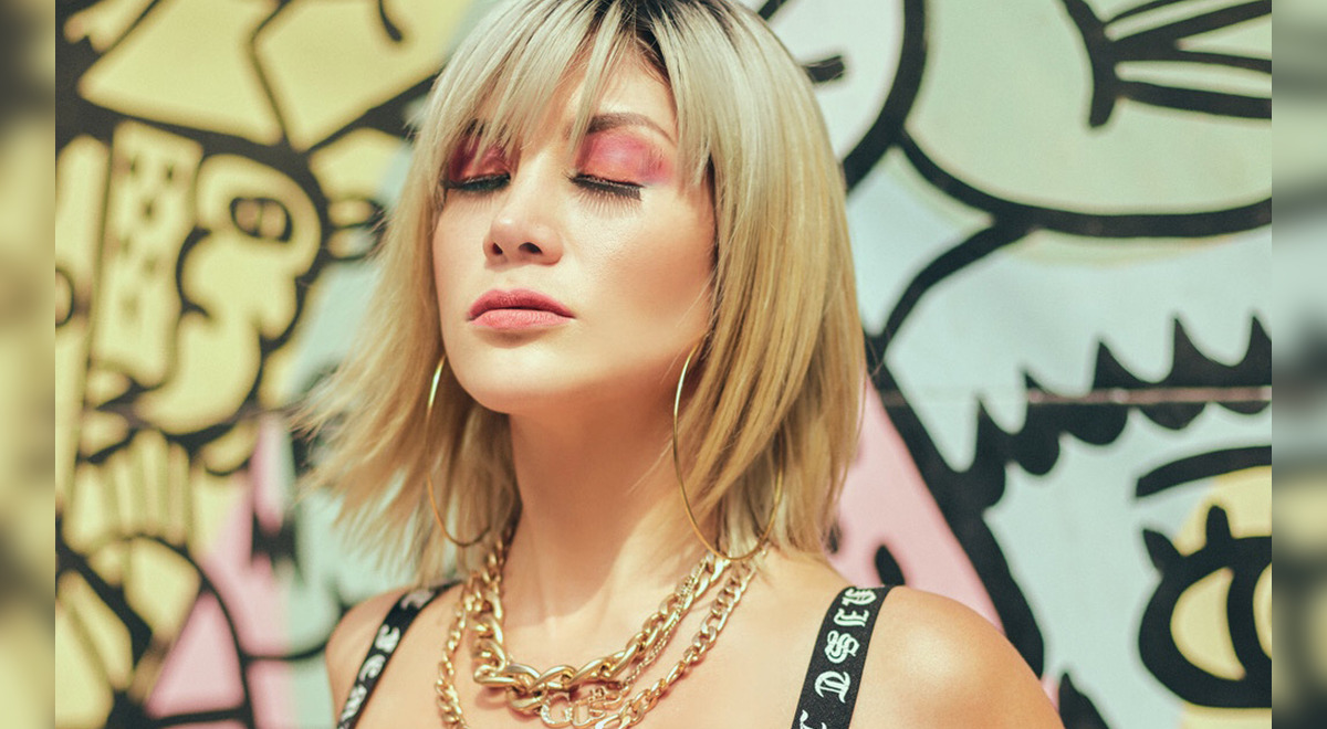 Claudia Serpa impone camisa cropped como la prenda más corta y ...