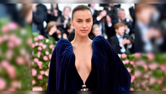Irina Shayk sorprendió al aparecer desnuda en campaña de moda